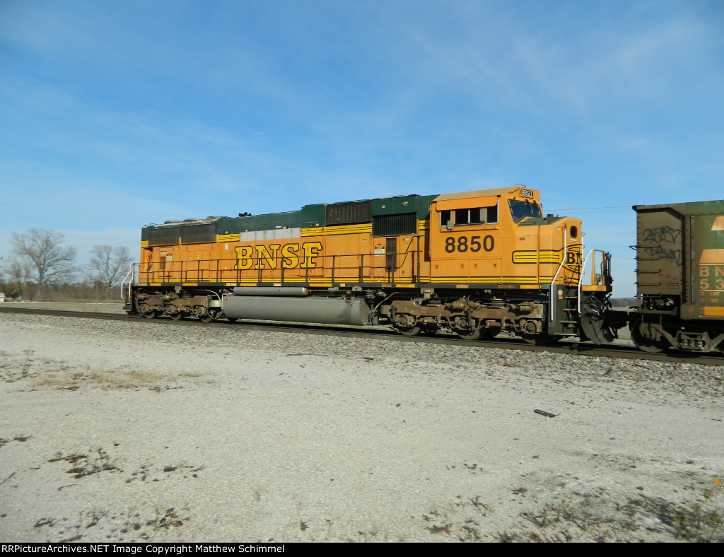 BNSF 8850 - DPU